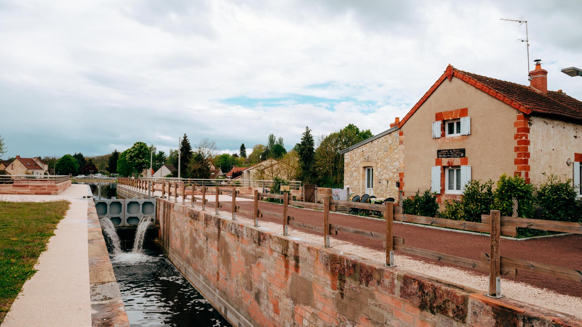 La voie verte du canal de Berry | Montluçon Tourisme