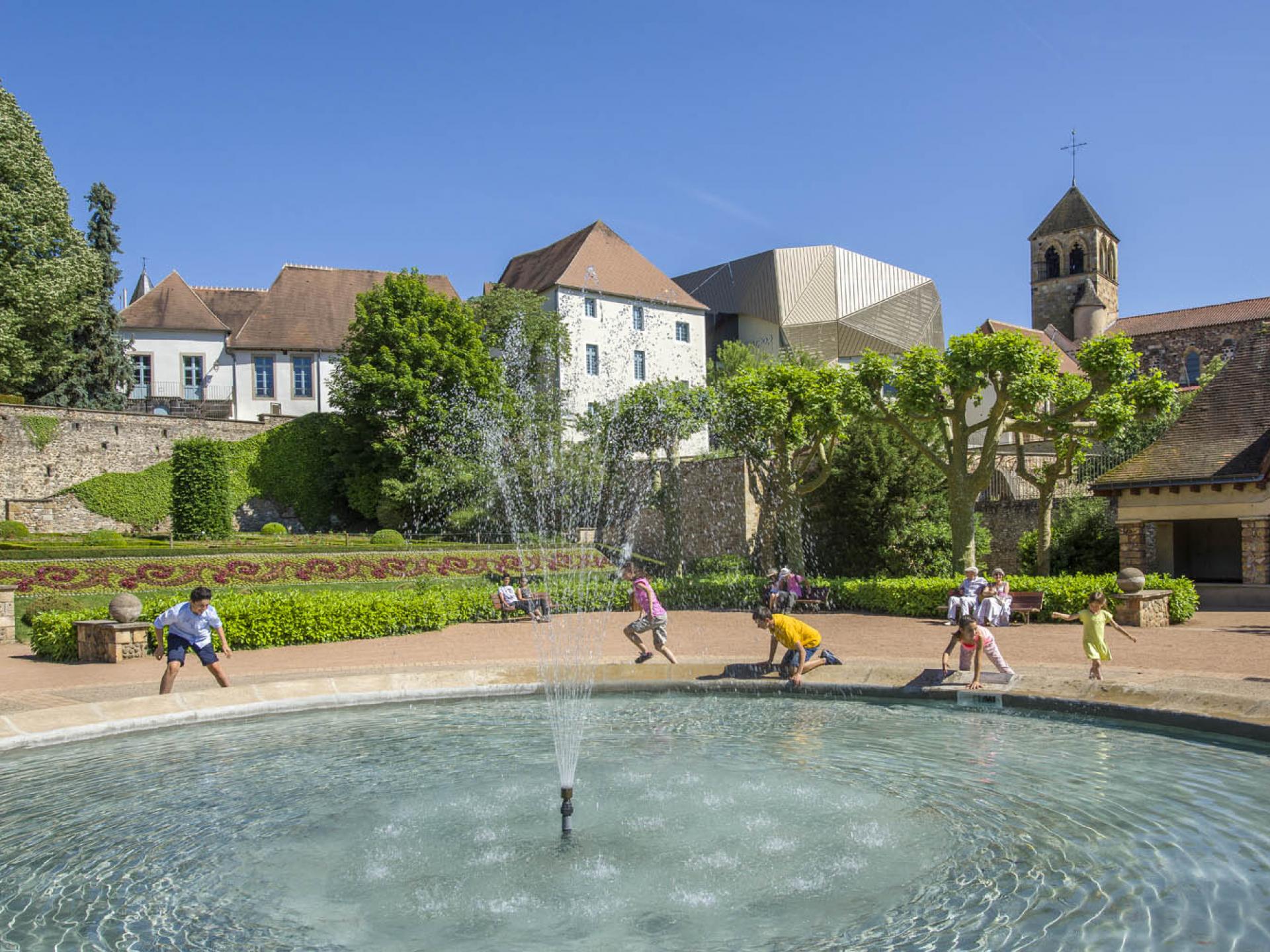 The medieval city of Montluçon | Vallée coeur de France Tourist Office